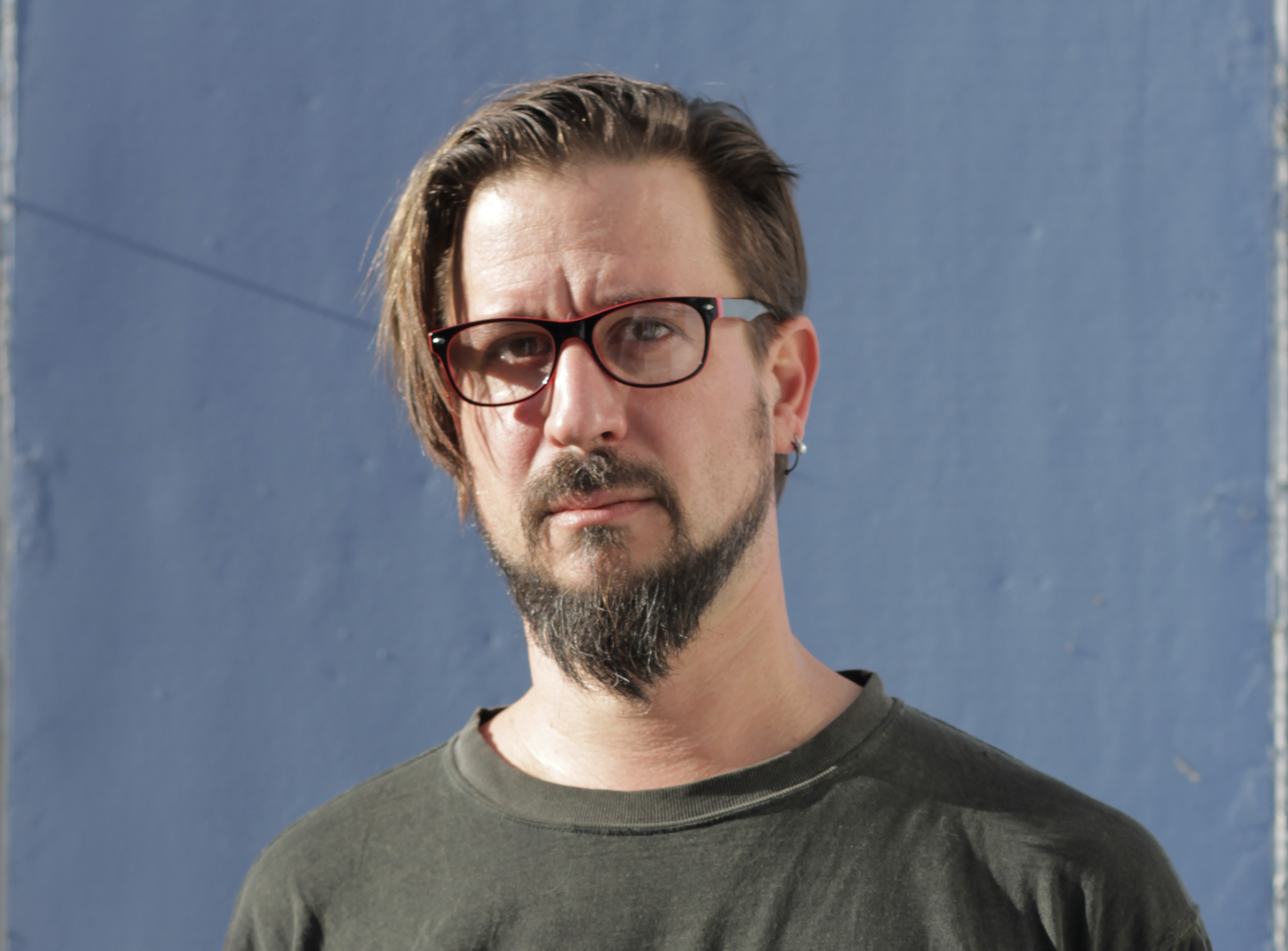 Andrés Vaccari publicó la novela “Smoky. Relato de muerte, exilio y ...